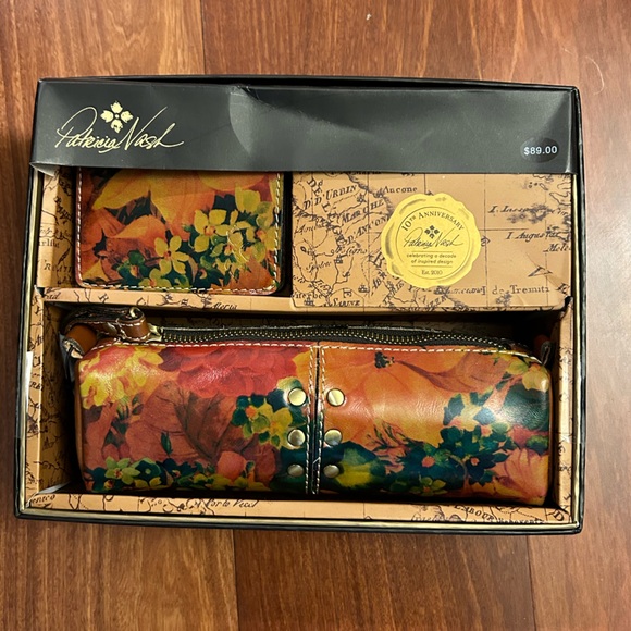 Patricia Nash | Bags | Patricia Nash Floral Tan Multi Luzzi Wallet Isla ...